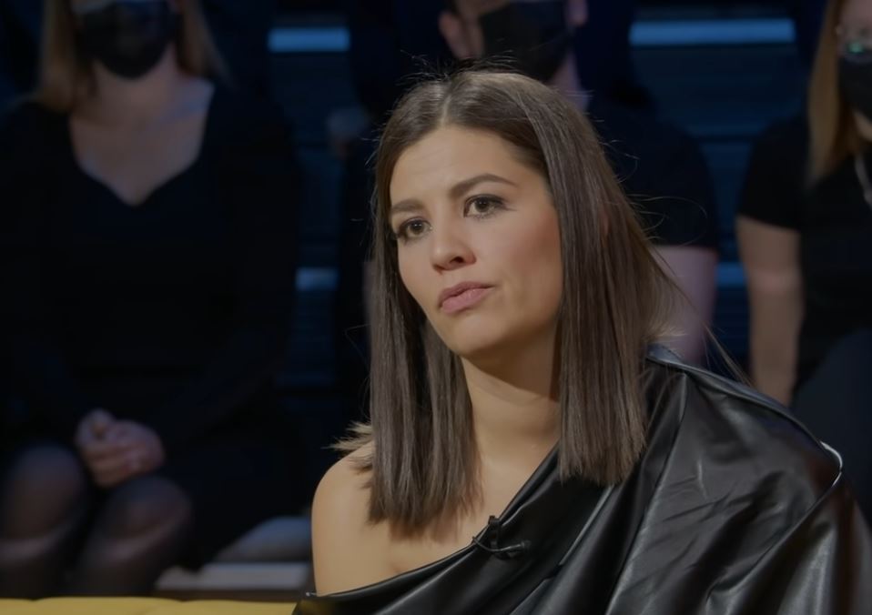 Ördög Nóra új videója olyan kellemetlen, hogy az már fáj - Szétszedik a ...