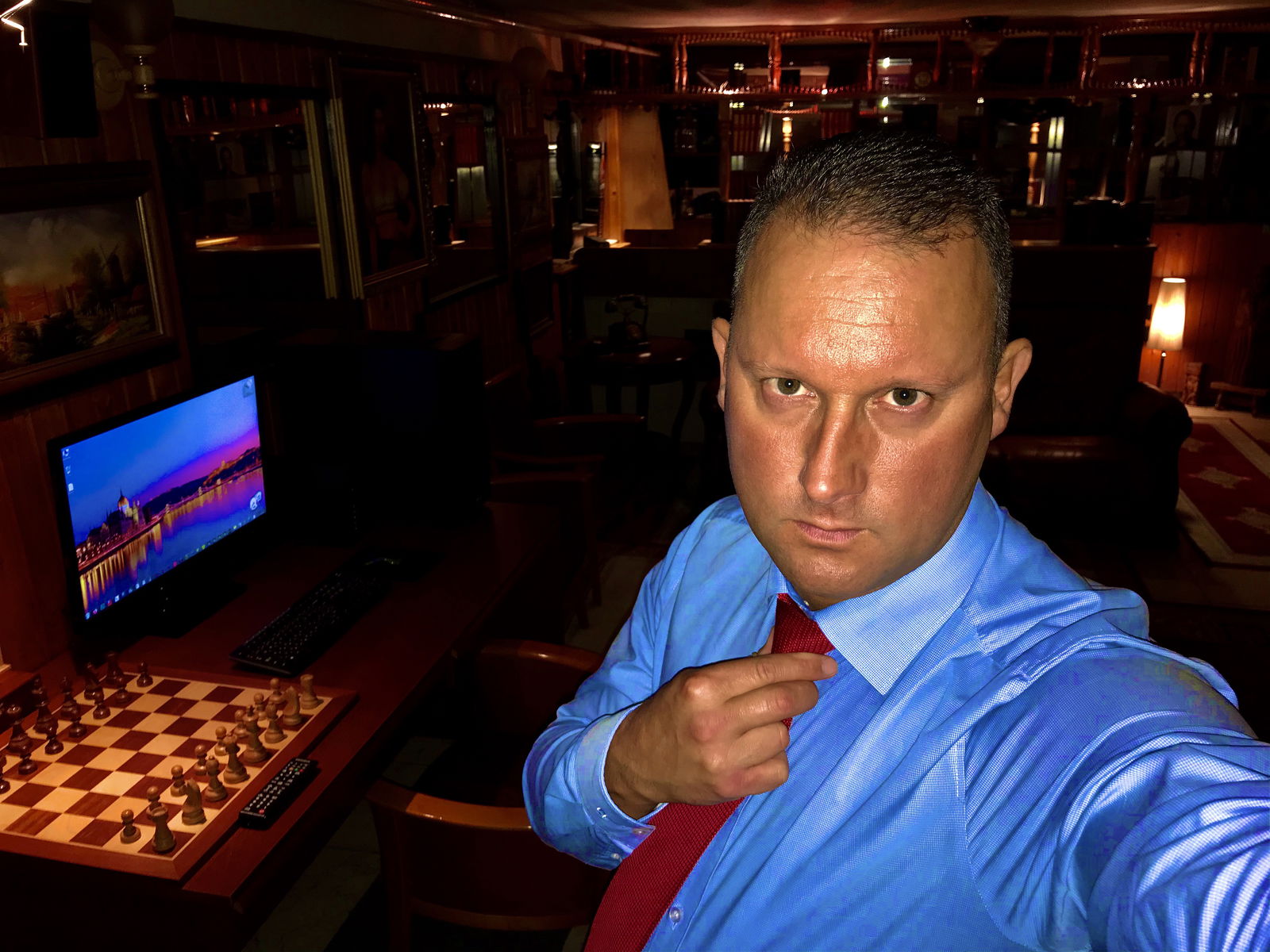 Alekosz lesz az Üvegtigris 4. részének sztárszereplője, A-kategóriás ...