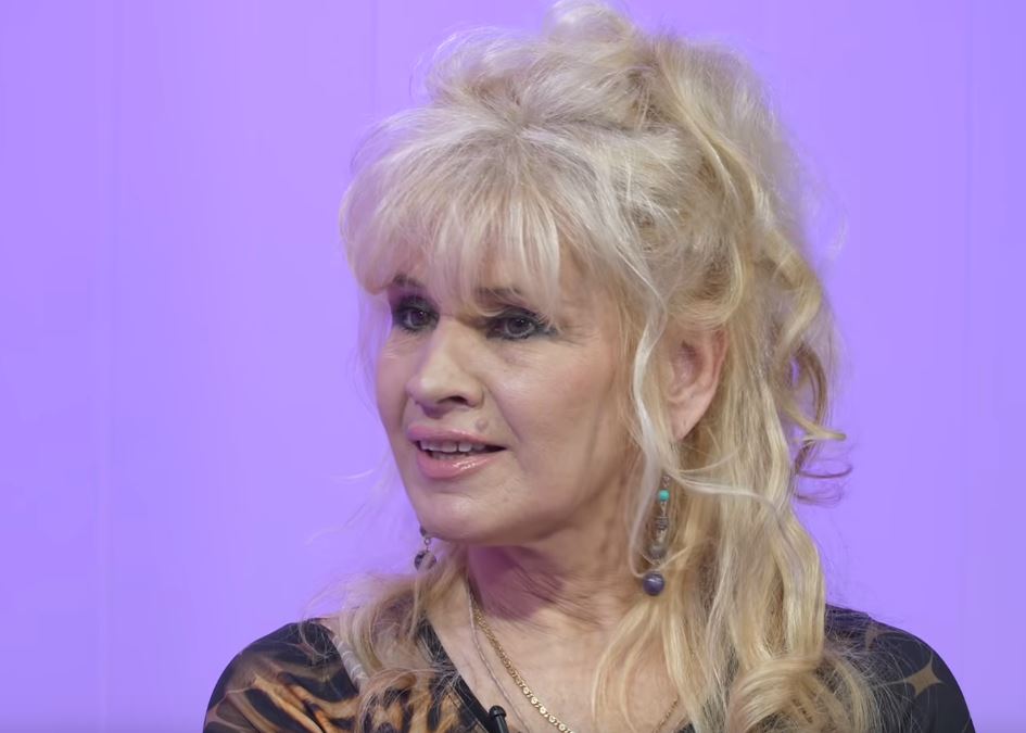 Bíró Ica bikinis fotókkal árasztotta el az internetet, 66 évesen is ...