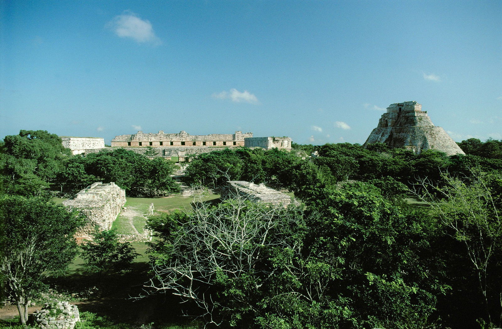 Maja piramisban brutális űrhajó tervét találták meg, ezer évvel később ...
