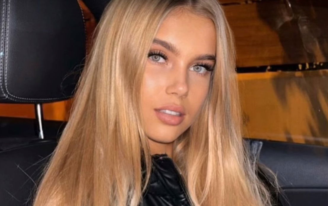 Gécsek Fanni melltartó nélkül villantott, ezt már sosem mossa le ...