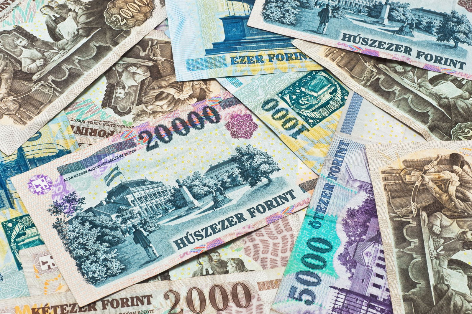 Megérkezett a magyar 15 ezer forintos, igazi kuriózum, de nem mindenki ...