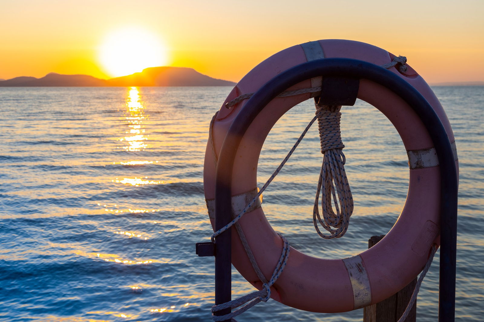 Csodálatos felvétel kezdett terjengeni a Balatonról, külföldre is elért a híre ennek a ...