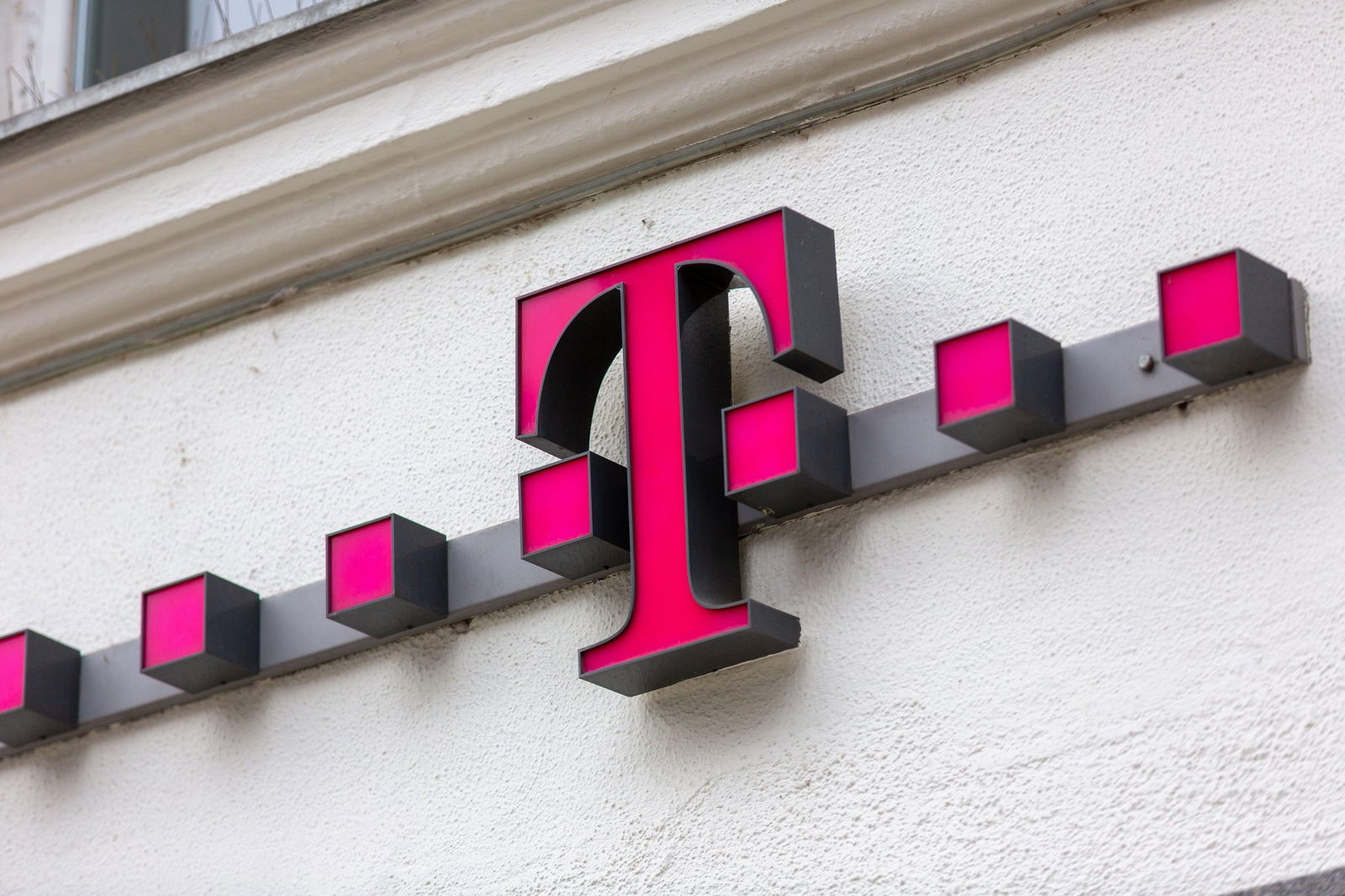 Kibabrált a Telekom az saját ügyfeleivel, legyünk résen az ilyen SMS ...
