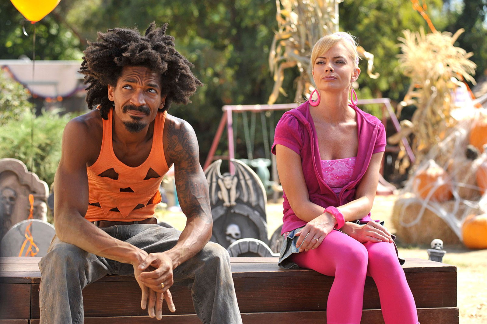 Tutajos szemű szexi negyvenesként hódít a Nevem Earl botrányos ...