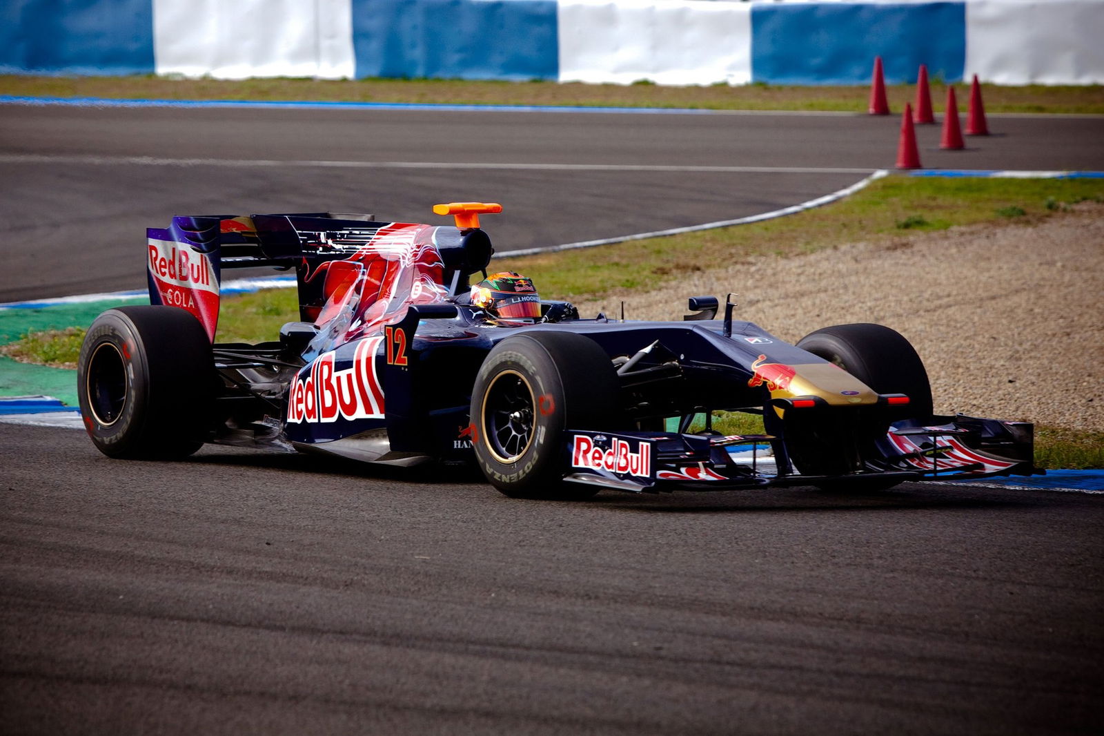 Az év balhéja készülődik a Forma-1 háza táján, veszélyben a szezon? A ...