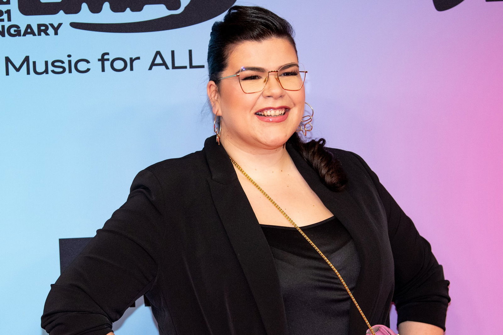 Ráskó Eszter ledobta a textilt: tüzes képek készültek Sebestyén Balázs ...