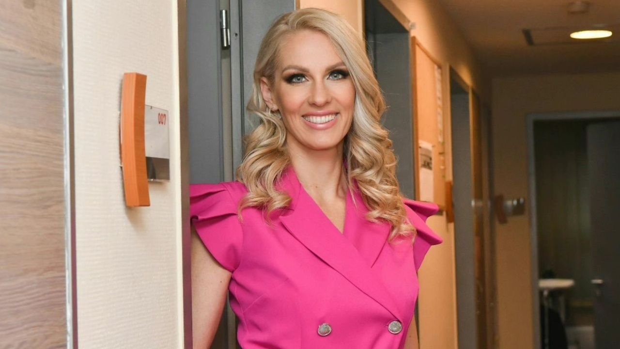 Itt a vége: a TV2 csinos híradósa rossz hírt közölt a nézőkkel | Promotions.hu