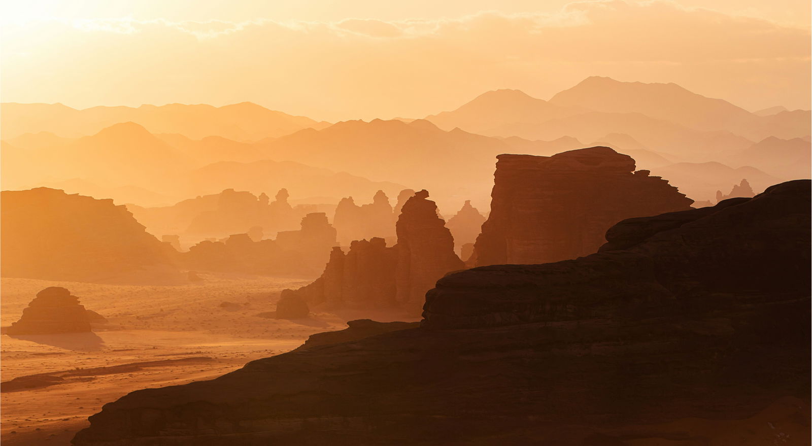 Világvége hangulat uralkodik a magyarok kedvenc nyaralóhelyén, vérvörös ...