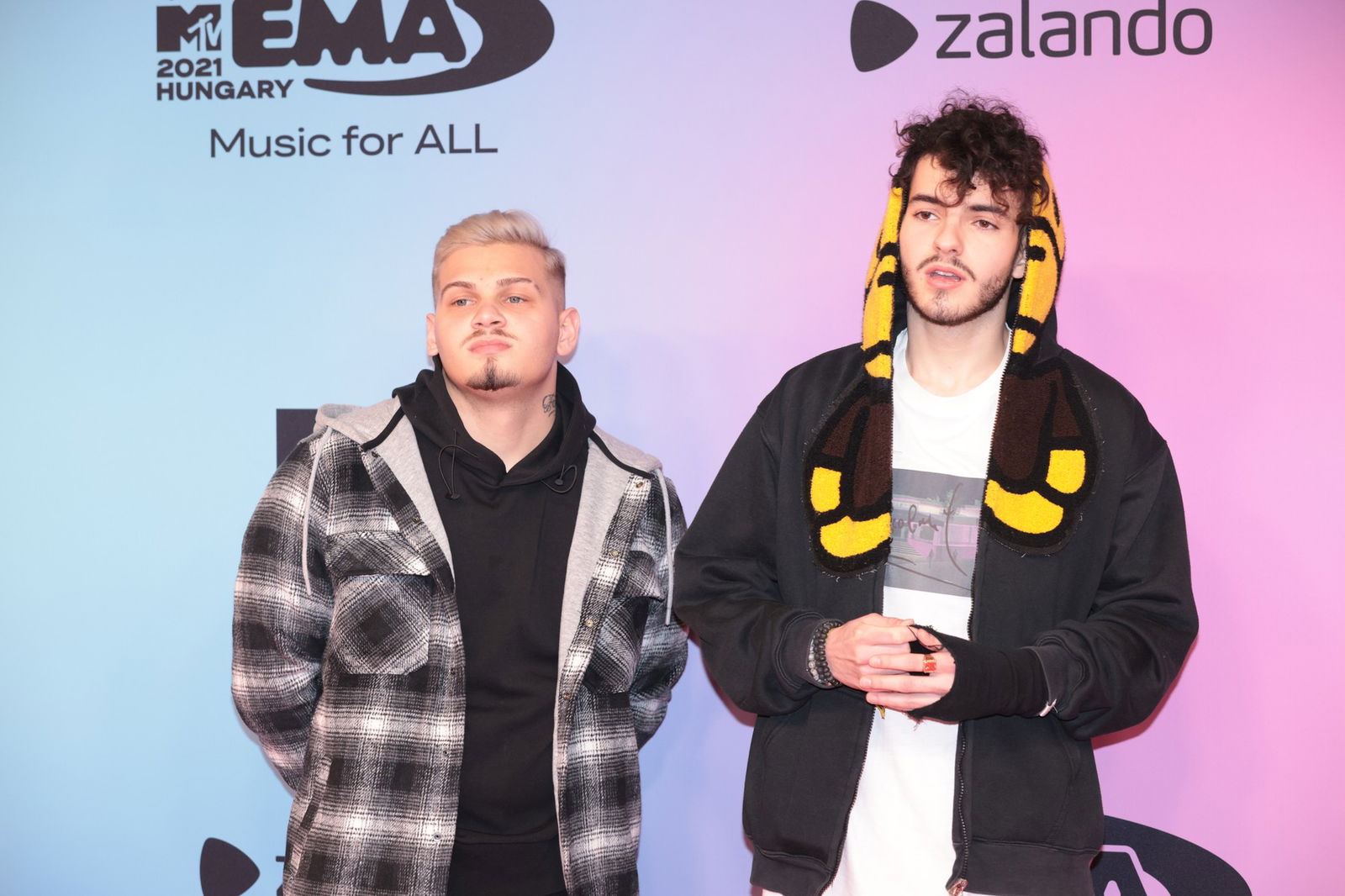 Azahriah közölte a hírt, a rajongók alig hiszik el | Promotions.hu