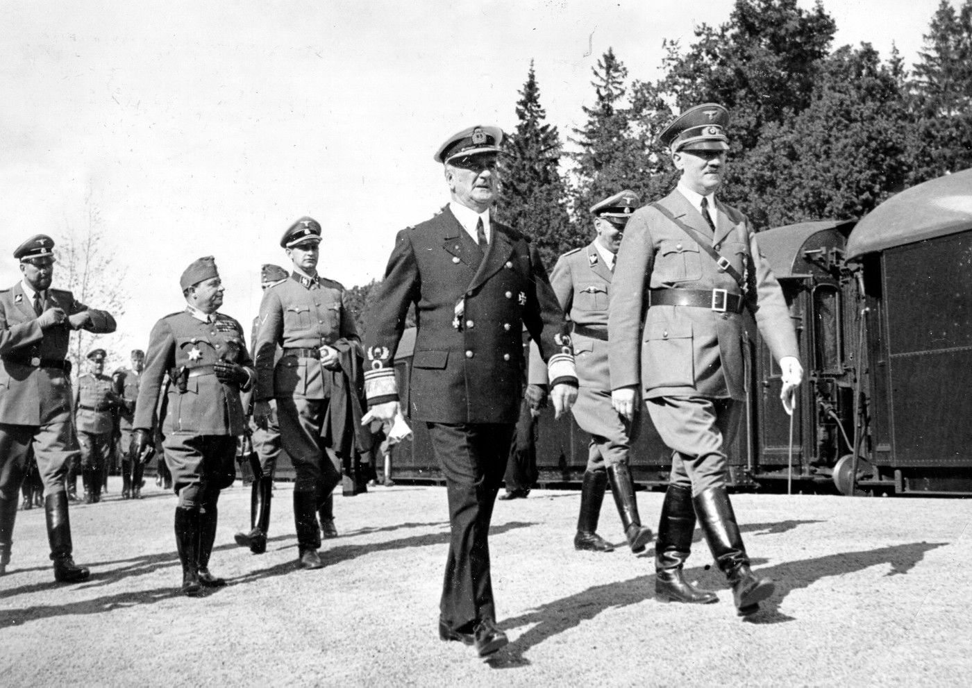 Erről tárgyalt egymással Adolf Hitler és Horthy Miklós, itt van a ...