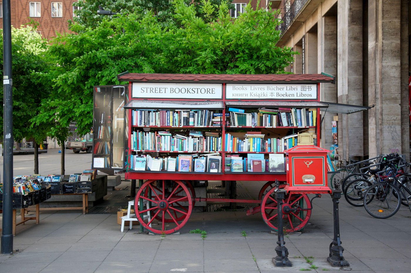 Karinthy Frigyest felismerte egy kalauz a vonaton és megszólította ...