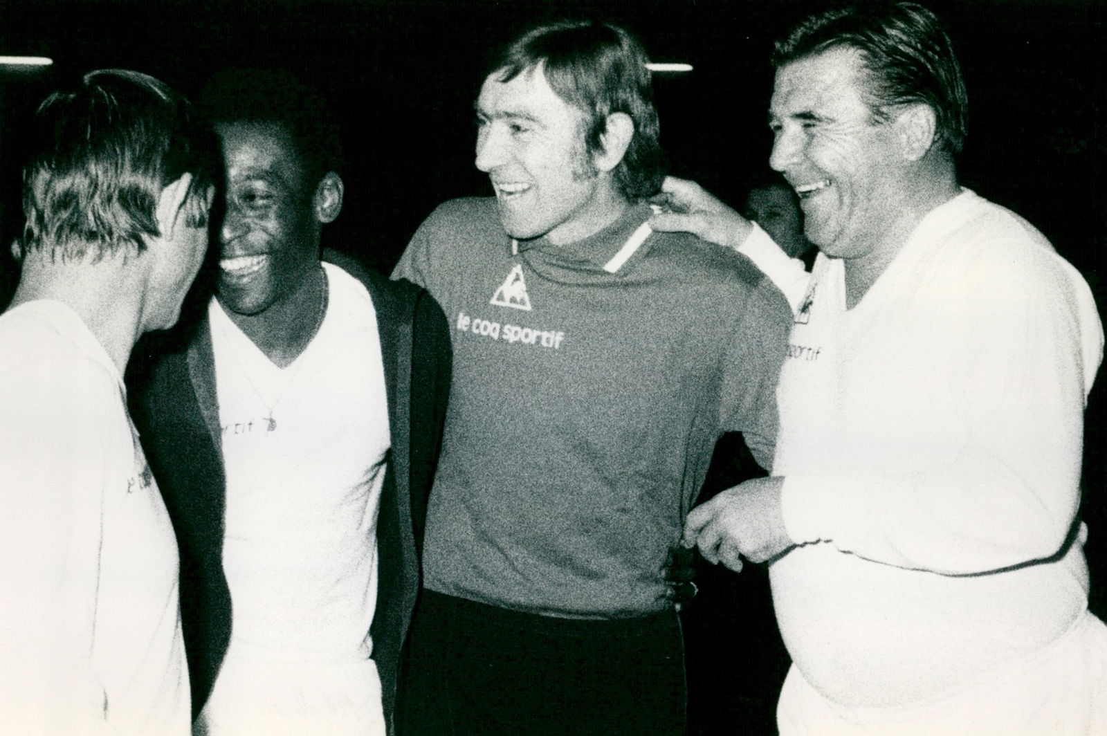 Megható videó került elő Puskás Ferenc és Pelé nagy találkozásáról ...