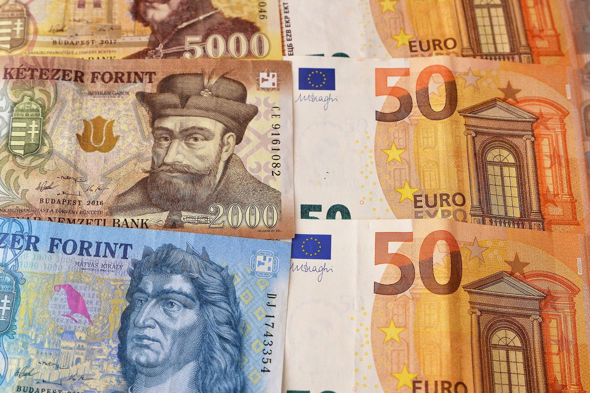 Belehúzott a forint, már közel a lélektani határ, de előtte még ...