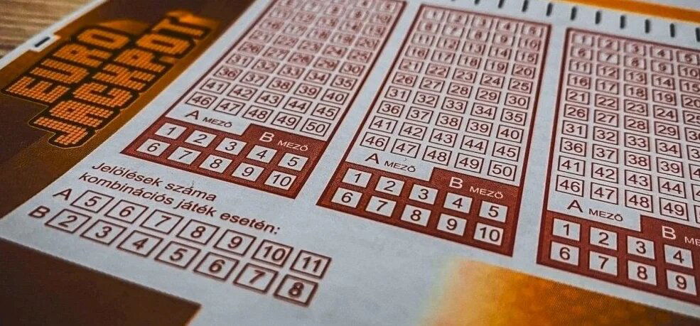 Eurojackpot: az egyik számot kétszer húzták ki, a telitalálatos ...