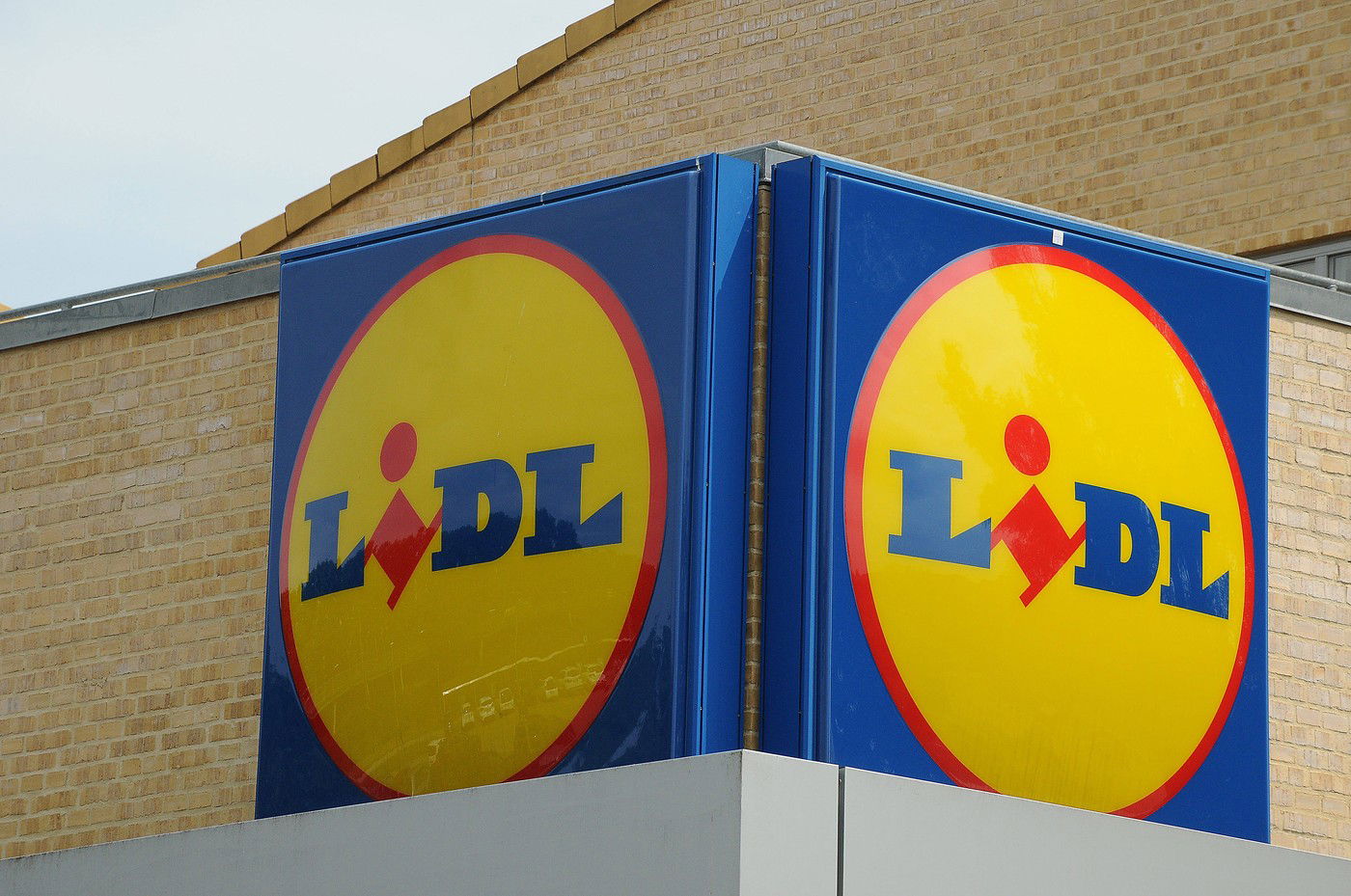 Követeljük, hogy Magyarországon is lehessen kapni a román Lidl ...