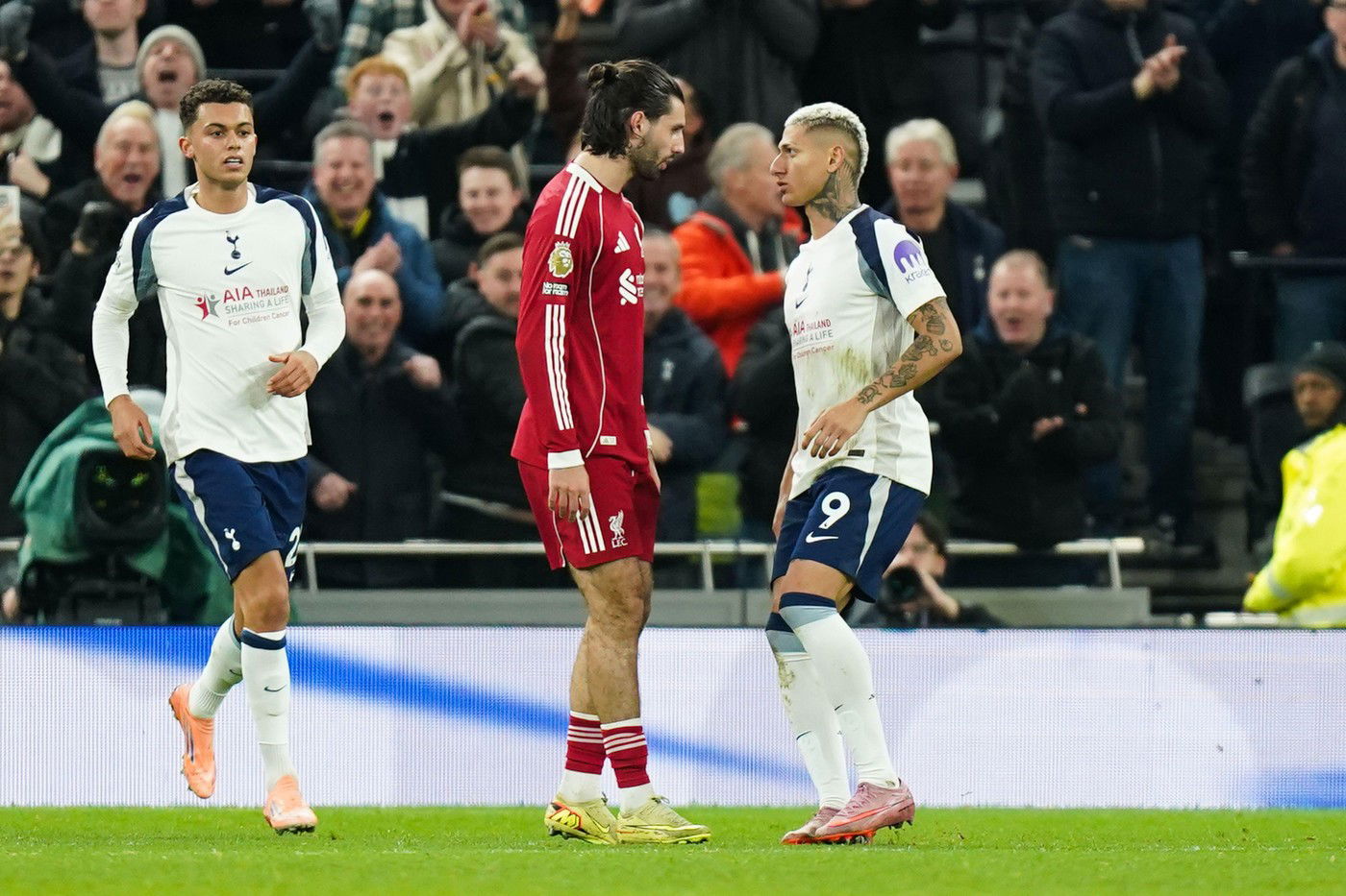 Szoboszlai Dominikon buktak ki az angol szurkolók, nagy a felháborodás ...