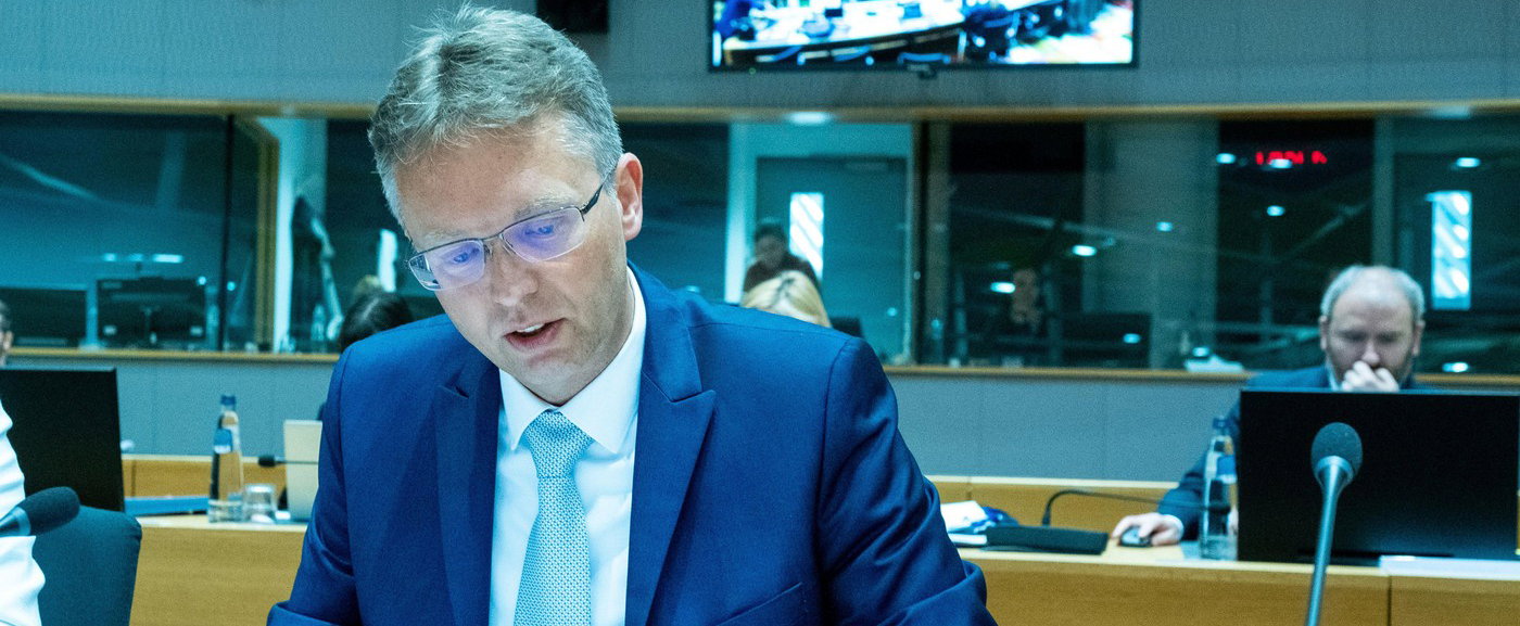 Ez Hankó Balázs miniszter eredeti végzettsége, különleges diplomája van ...