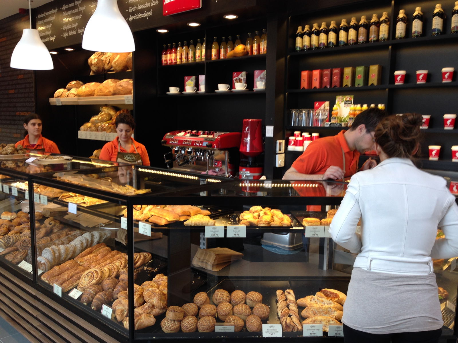 Bécsben is lesznek Lipóti Pékségek, az alapító szándéka alapján ...