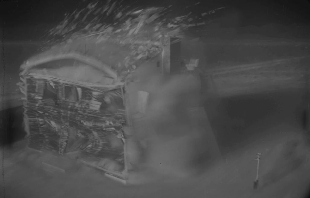 Atomrobbanás eltörölt egy családi házat a Föld színéről – videó ...
