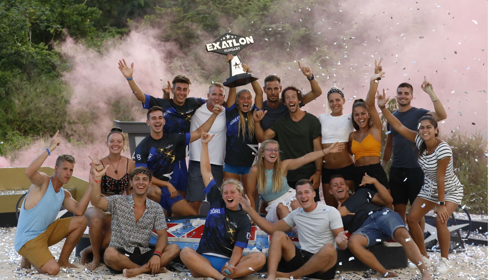 Egy csapatként buliztak együtt az Exatlon bajnokai és kihívói - fotók | Promotions.hu