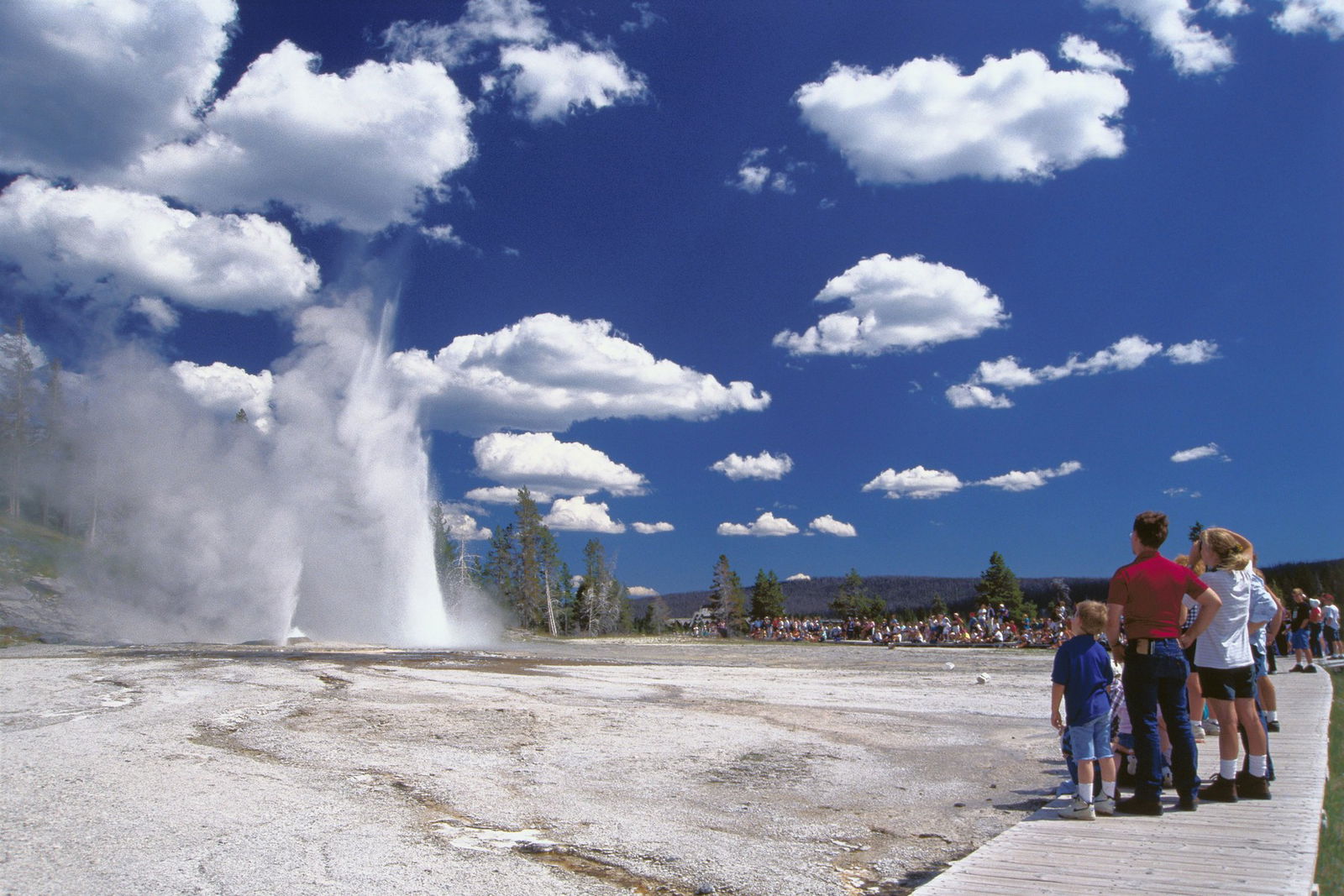 Dermesztő: egy gejzír számlálná vissza a világ végéig hátra lévő időt ...