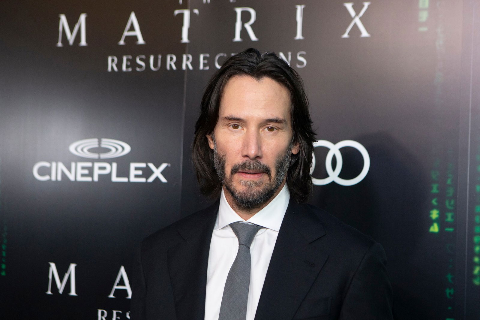 Nem fog rajta az idő: Keanu Reeves igazi álompasiként jelent meg az új ...
