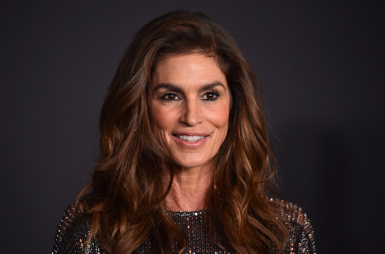 Cindy Crawford 56 évesen is simán kenterbe veri a mai modelleket ...